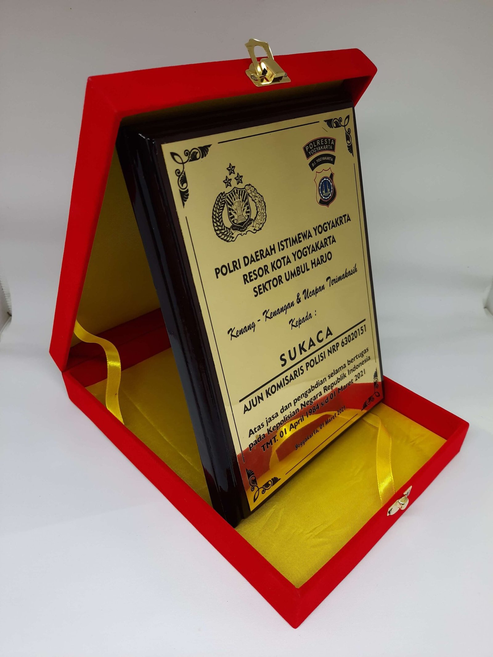 10+ Desain Plakat Kayu Menarik & Daftar Harganya - Pioneer Multiproduct