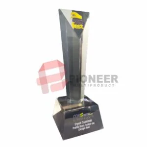 6 Bahan Terbaik untuk Menghasilkan Piala yang Berkualitas - Pioneer ...