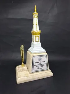 Contoh Cinderamata Yang Unik dan Berkesan - Pioneer Multiproduct